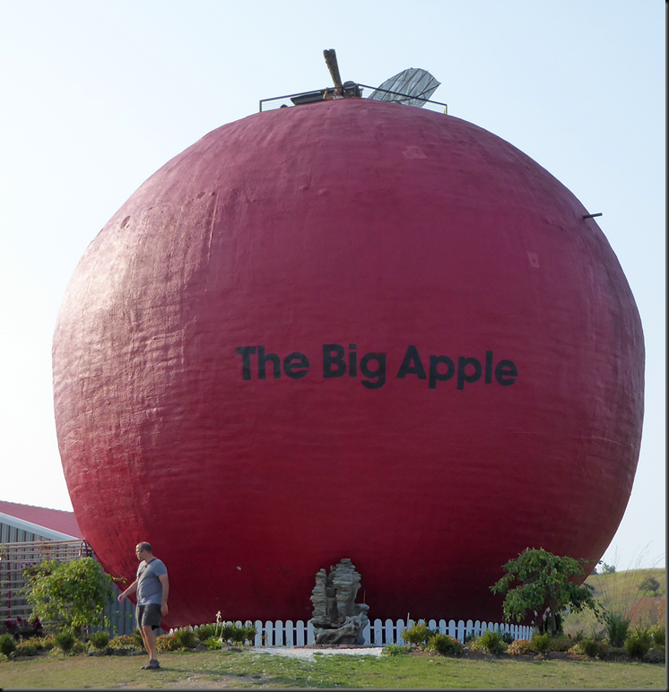 Big Apple – The Adventures of Kerri & Matt